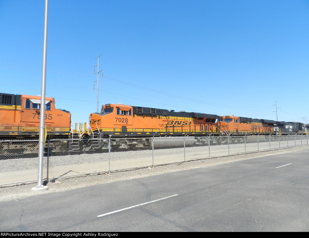 BNSF 7028